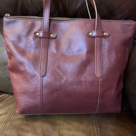Fossil | Bags | Fossil Elegant Large Leather Tote Bag | Poshmark